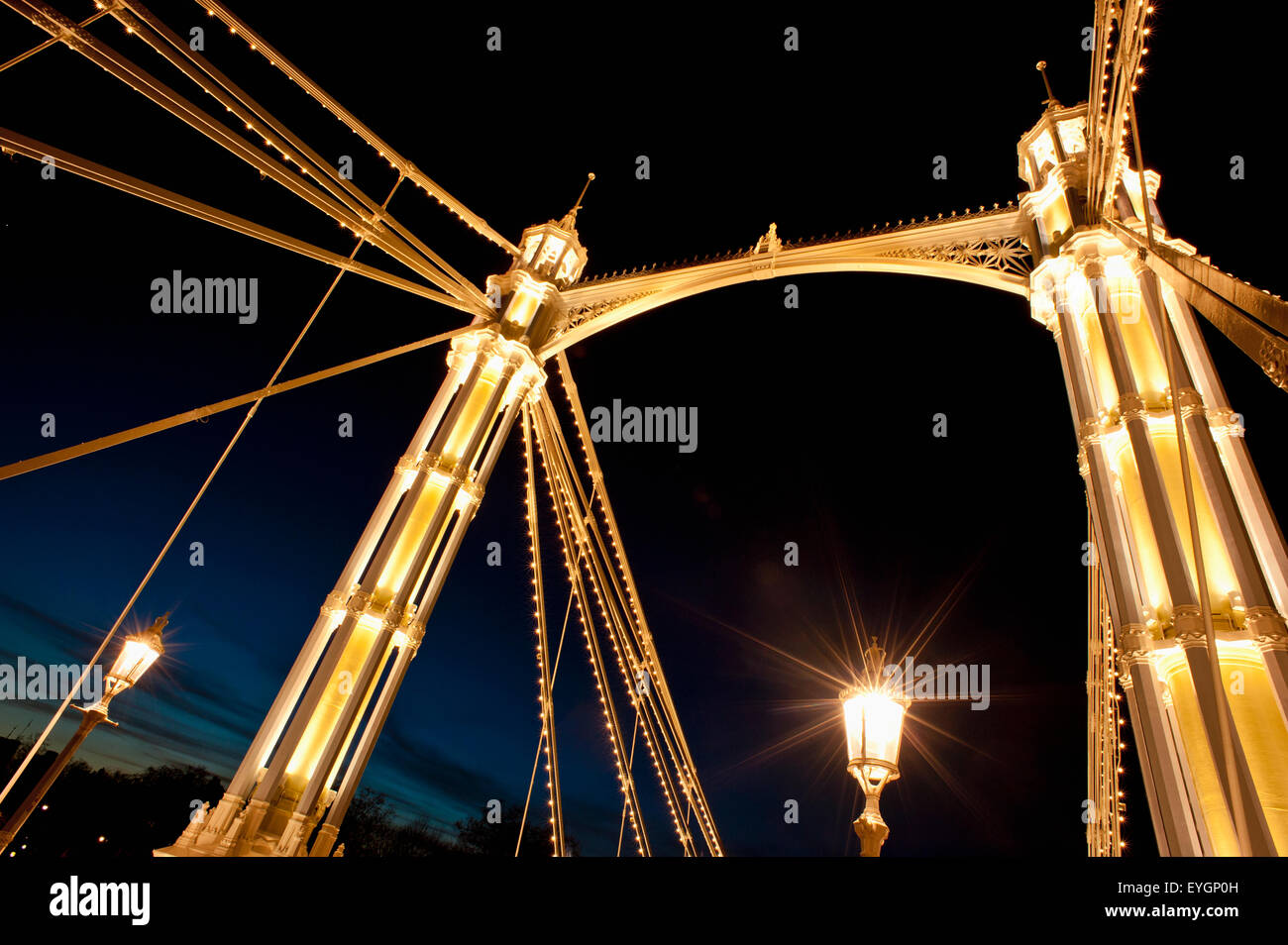 Albert bridge lighting hi-res stock photography and images - Alamy