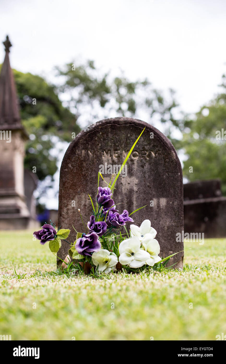 Burial cemetery hi-res stock photography and images - Alamy