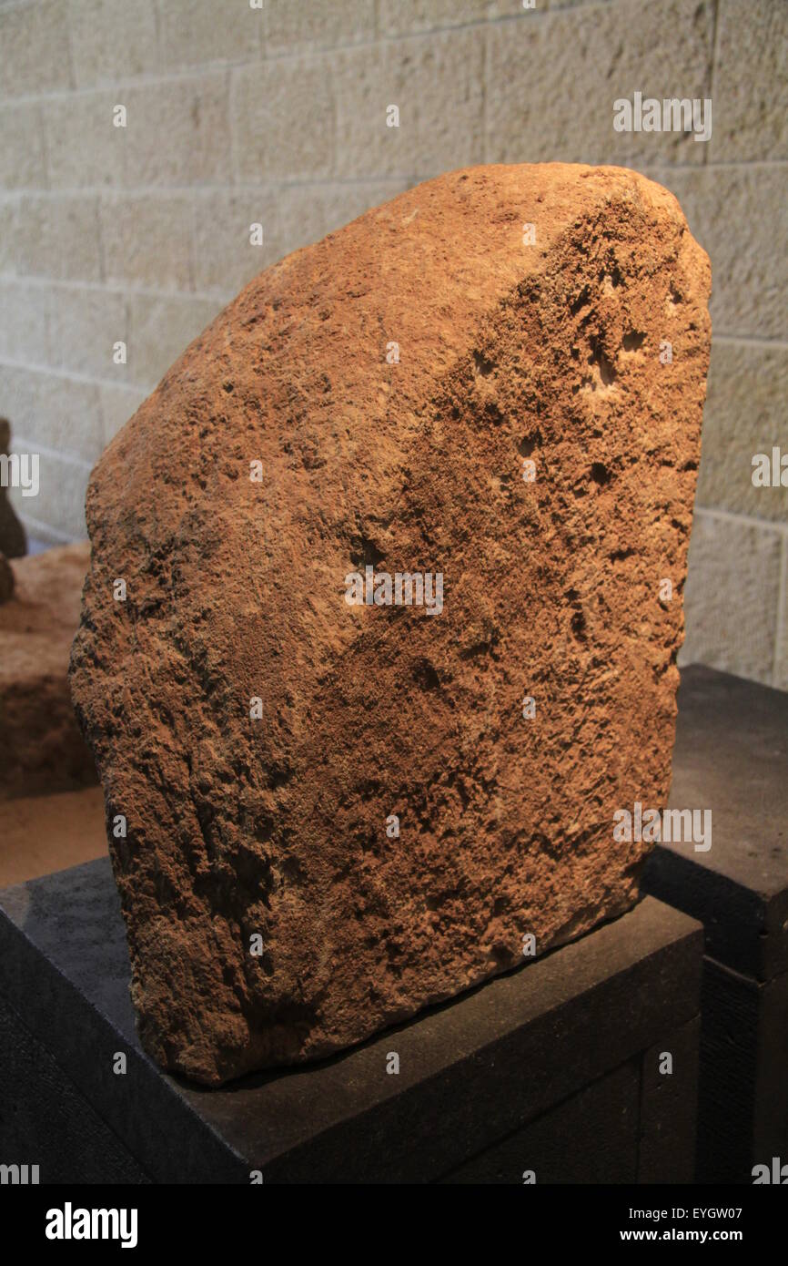 Altar biblical hi-res stock photography and images - Alamy