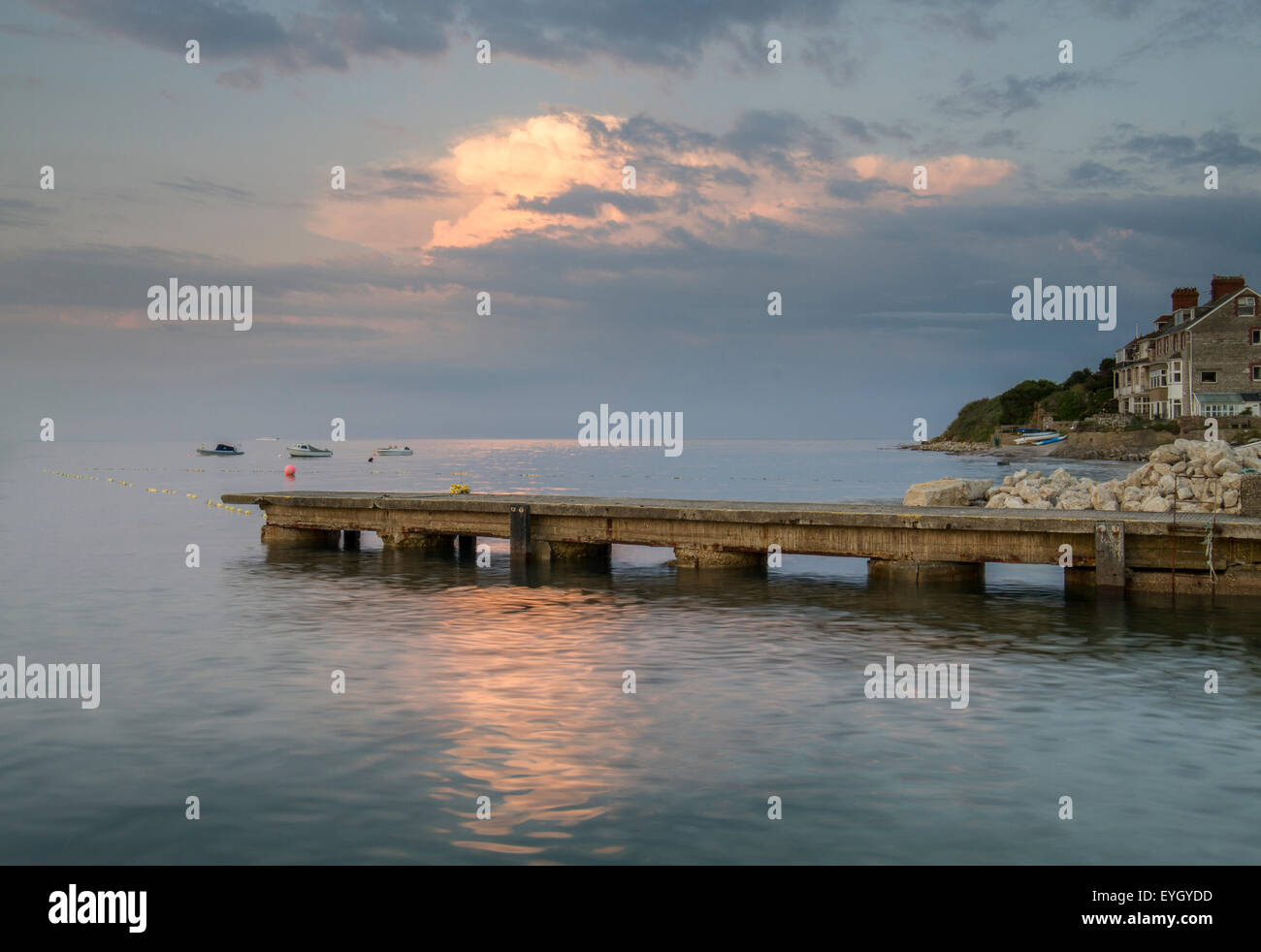 Forming over water hi-res stock photography and images - Alamy