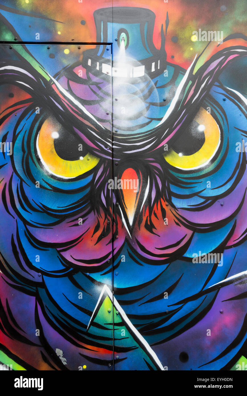 Owl graffiti hi-res stock photography and images - Alamy