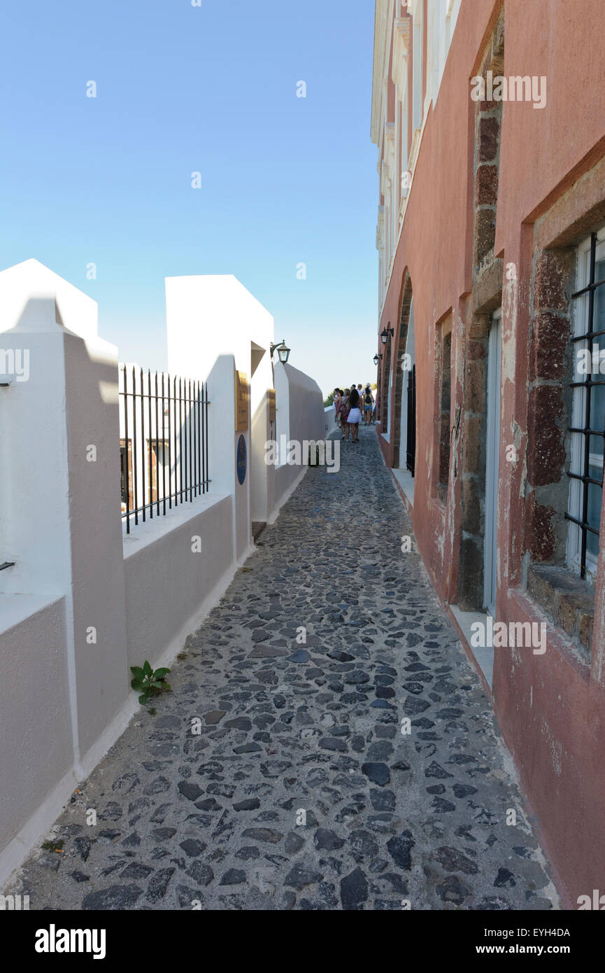 A typical cobbled walkway in Fira, Santorini, Greece Stock Photo - Alamy