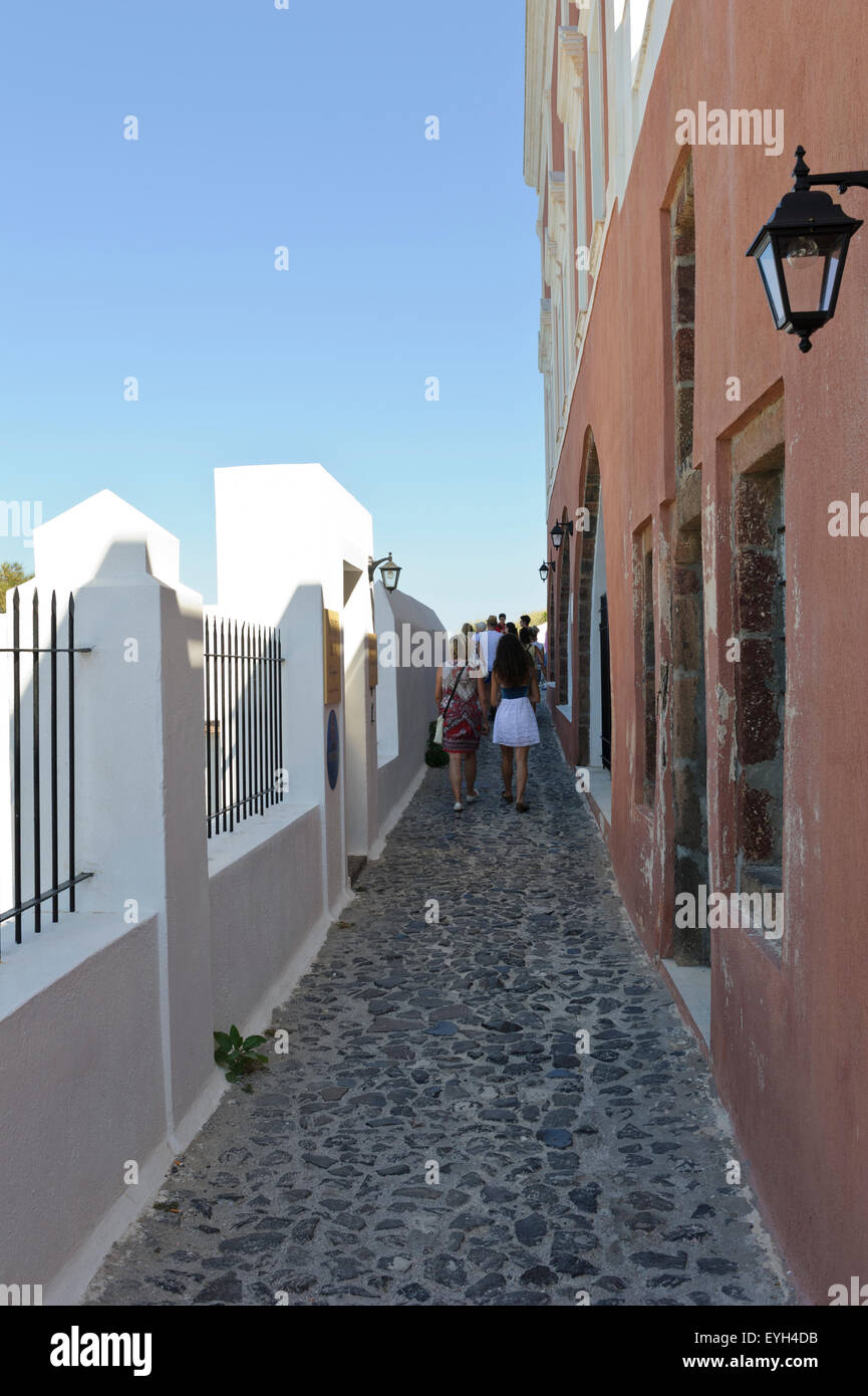A typical cobbled walkway in Fira, Santorini, Greece Stock Photo - Alamy