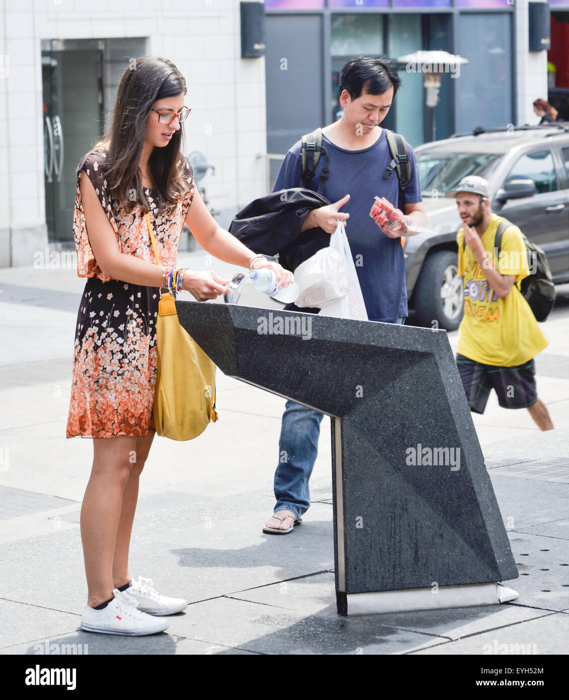 Toronto eaton centre birds hi-res stock photography and images - Alamy
