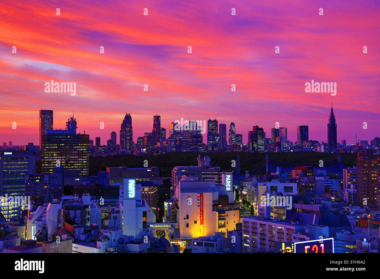 Tokyo skyline city sunset hi-res stock photography and images - Alamy