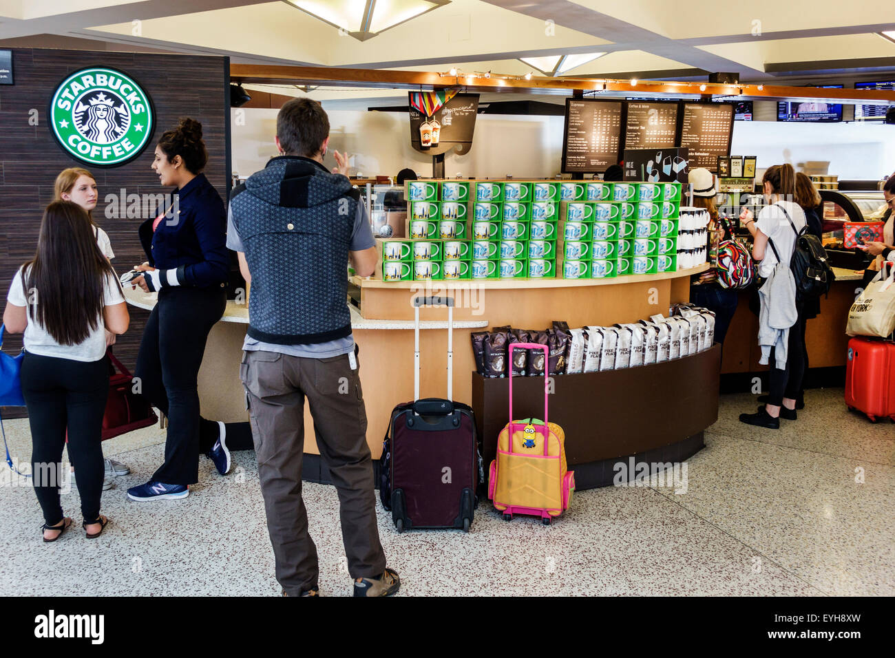 Queens queue hi-res stock photography and images - Alamy
