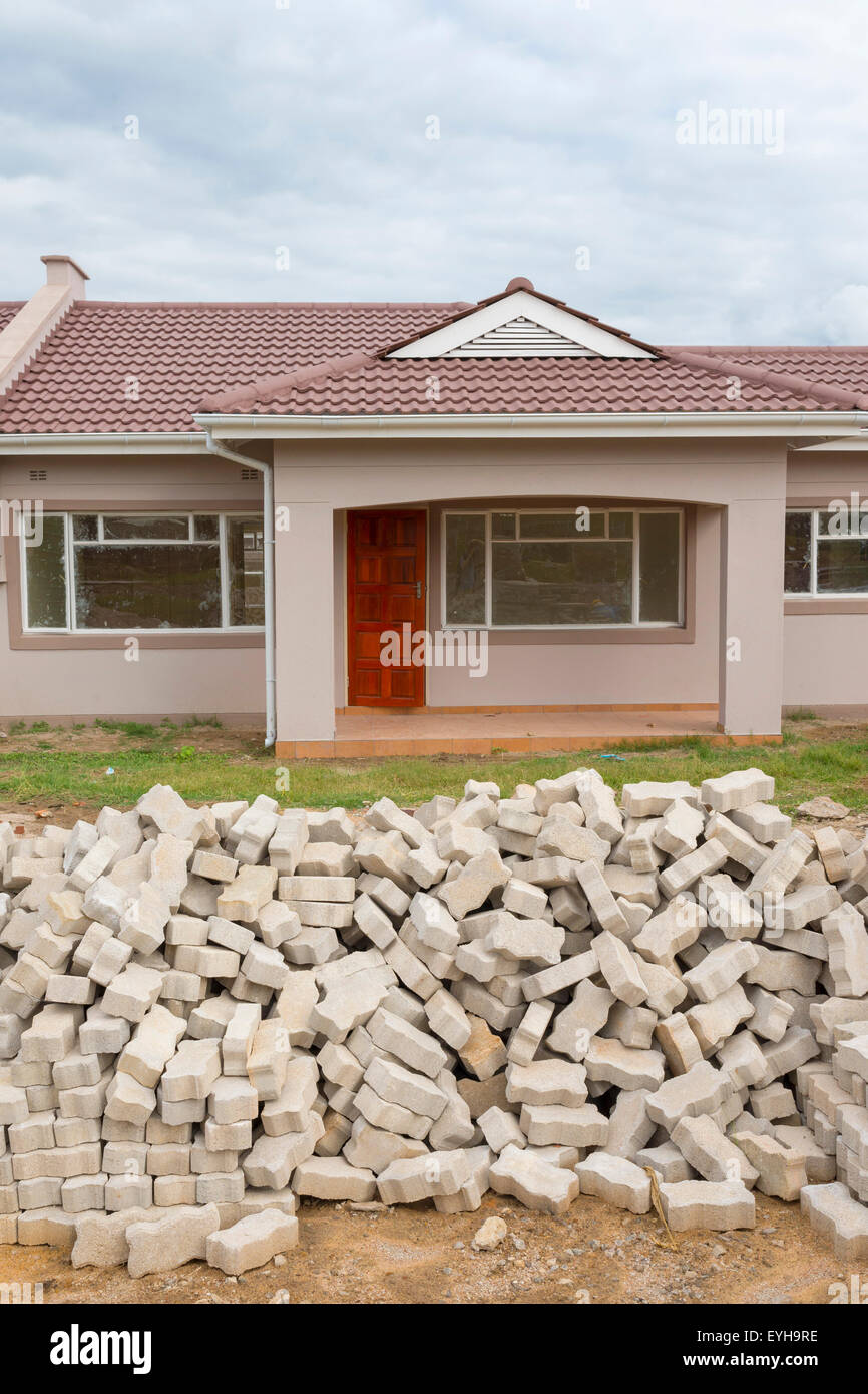 Zimbabwe house build hi-res stock photography and images - Alamy