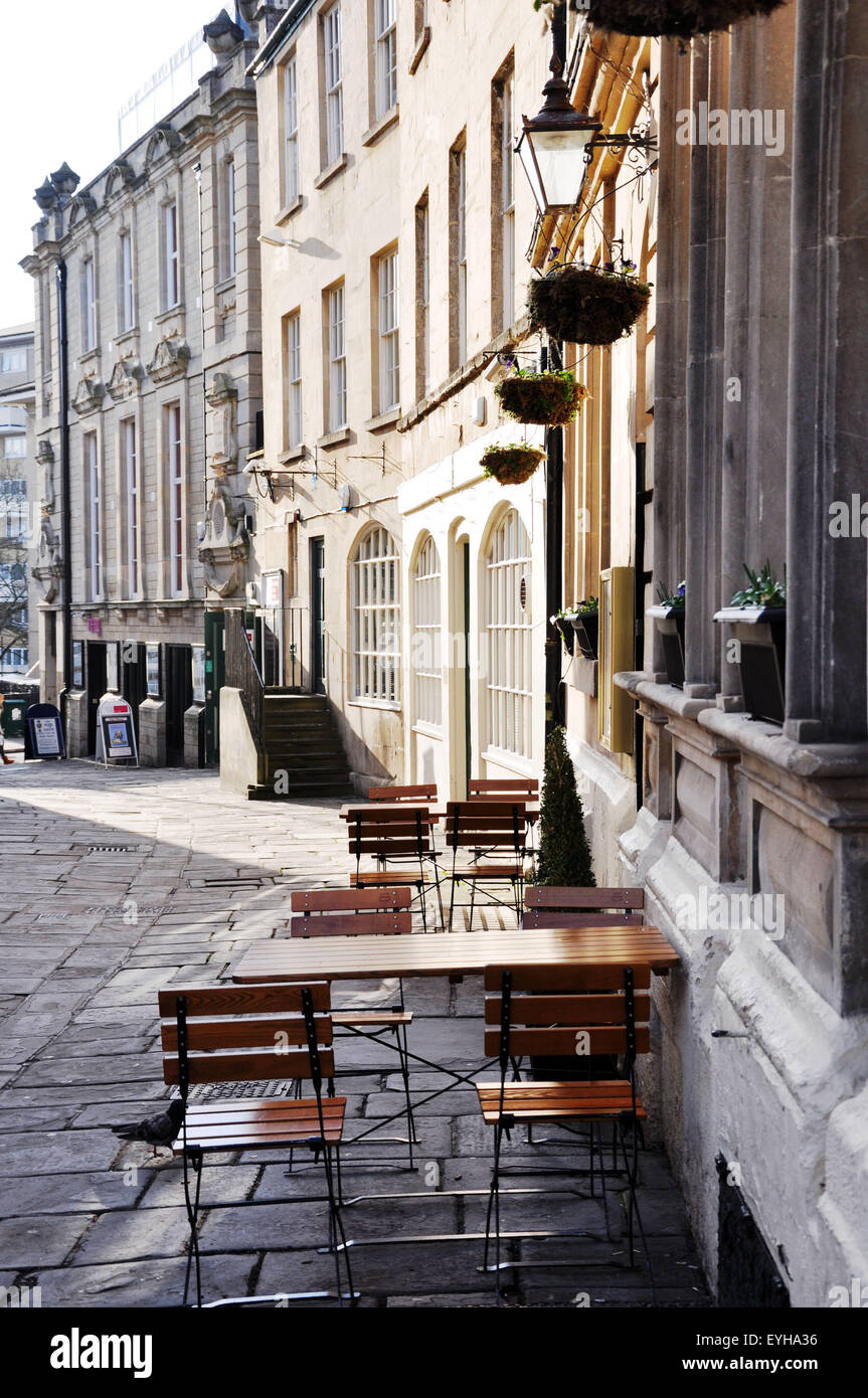 Street cafe tables hi-res stock photography and images - Alamy