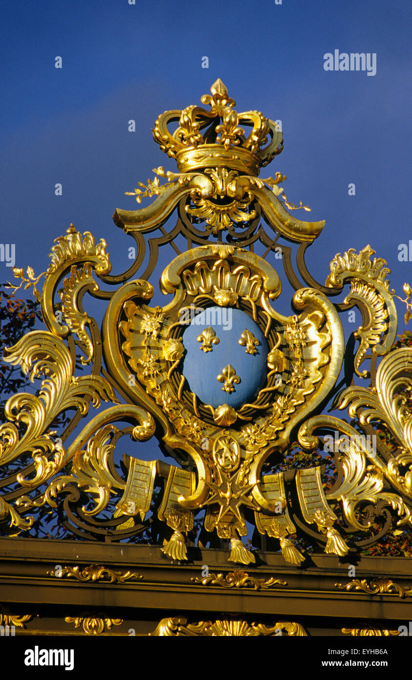 Rococo style gate hi-res stock photography and images - Alamy