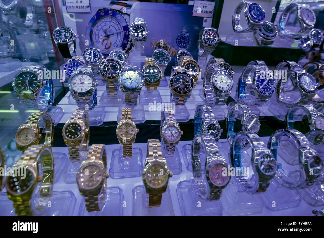 Counterfeit fake goods fakes hi-res stock photography and images - Alamy