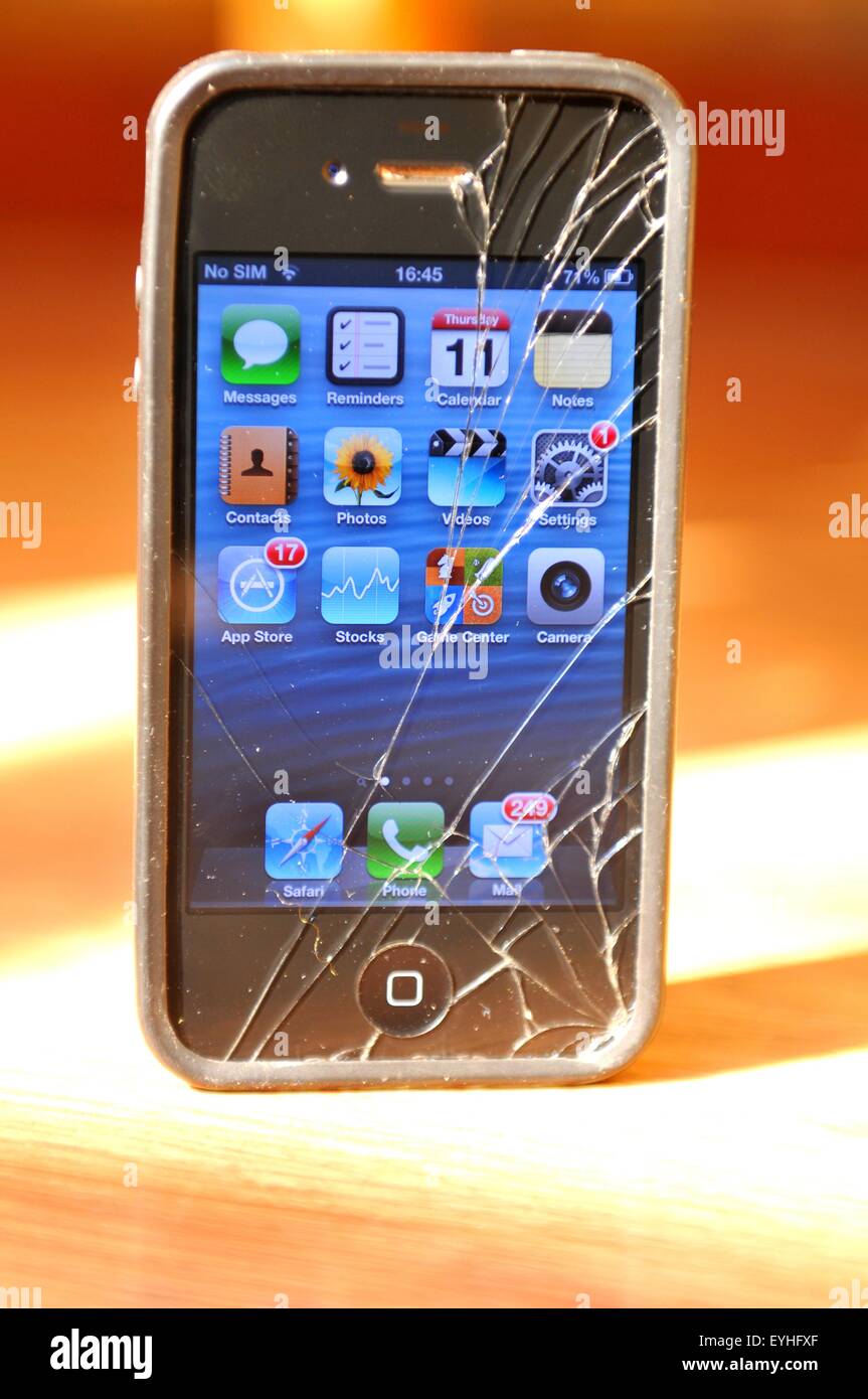 Broken iphone 12 hi-res stock photography and images - Alamy