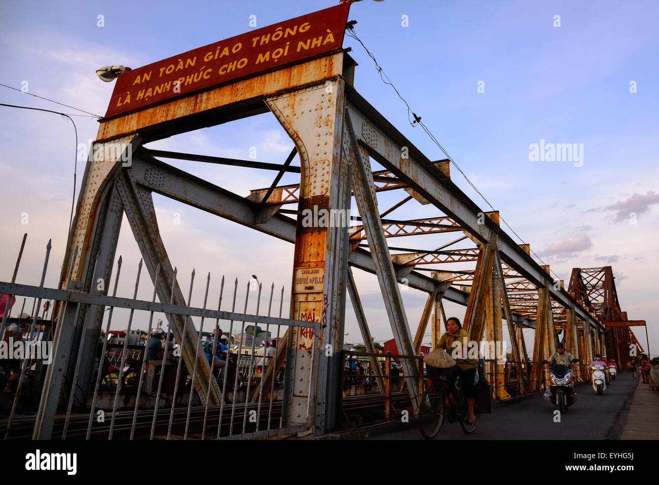 Long Biên Bridge, Hanoi, Vietnam Stock Photo - Alamy