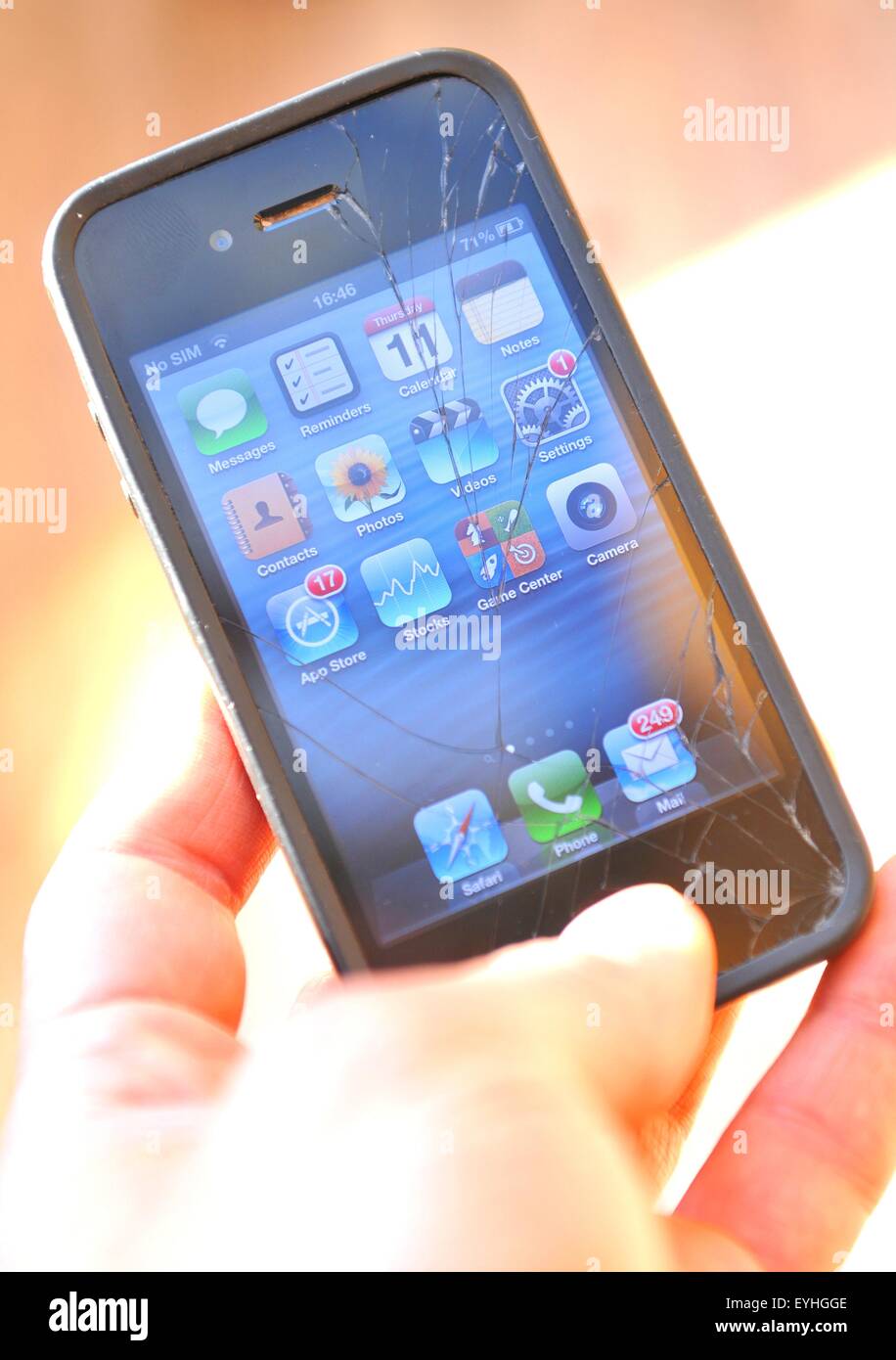 Broken iphone 12 hi-res stock photography and images - Alamy