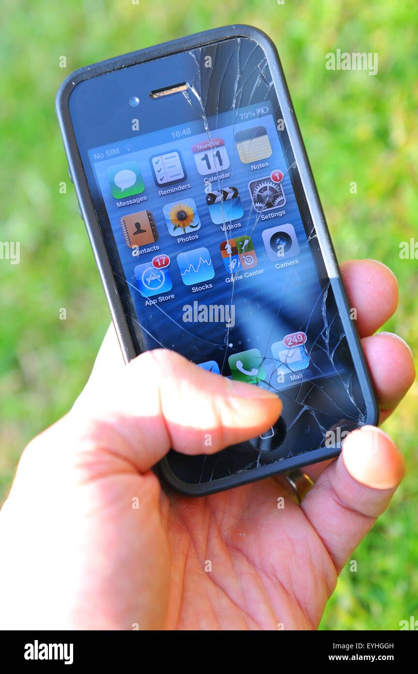 Broken iphone 12 hi-res stock photography and images - Alamy