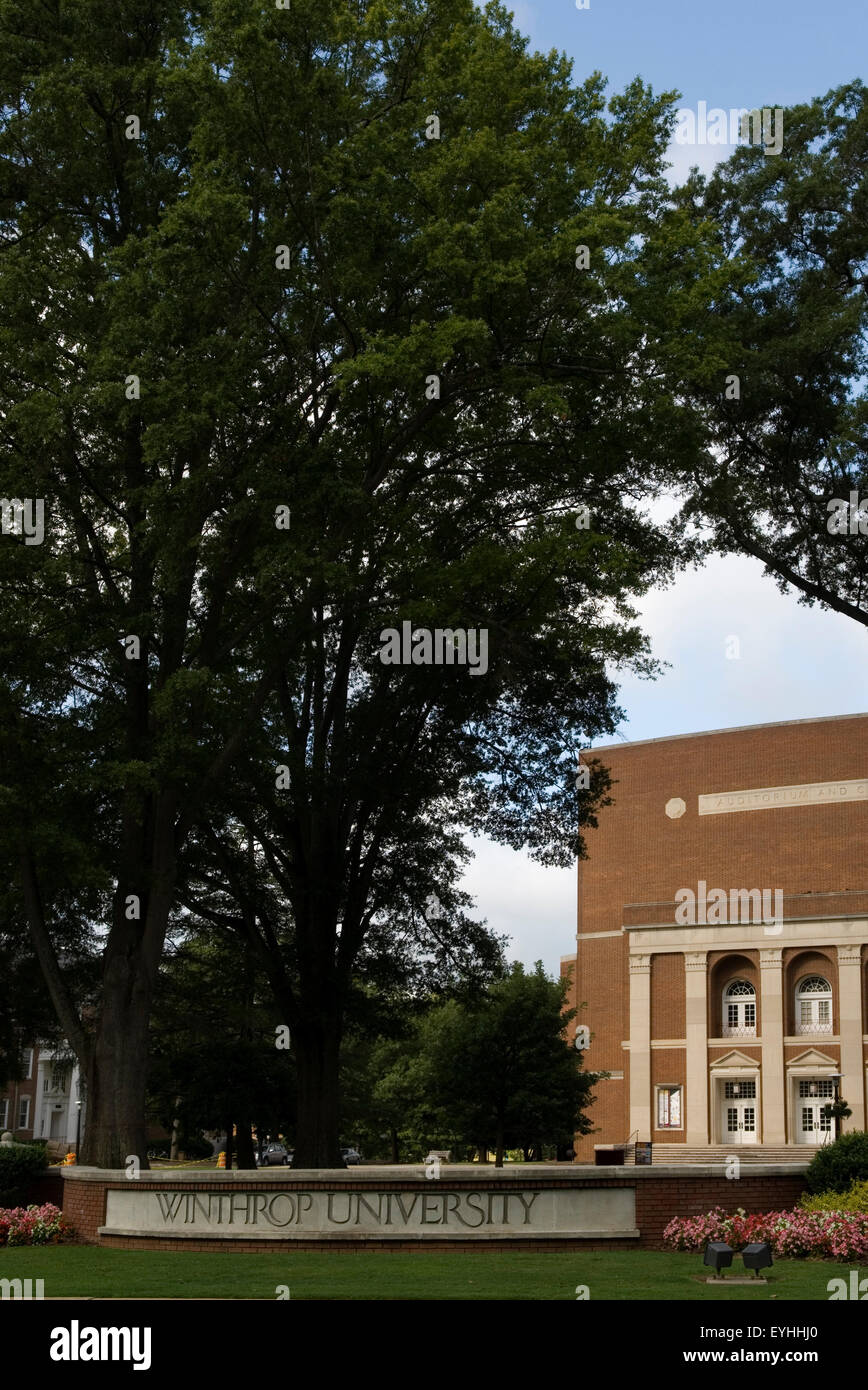 Undergraduate hi-res stock photography and images - Alamy