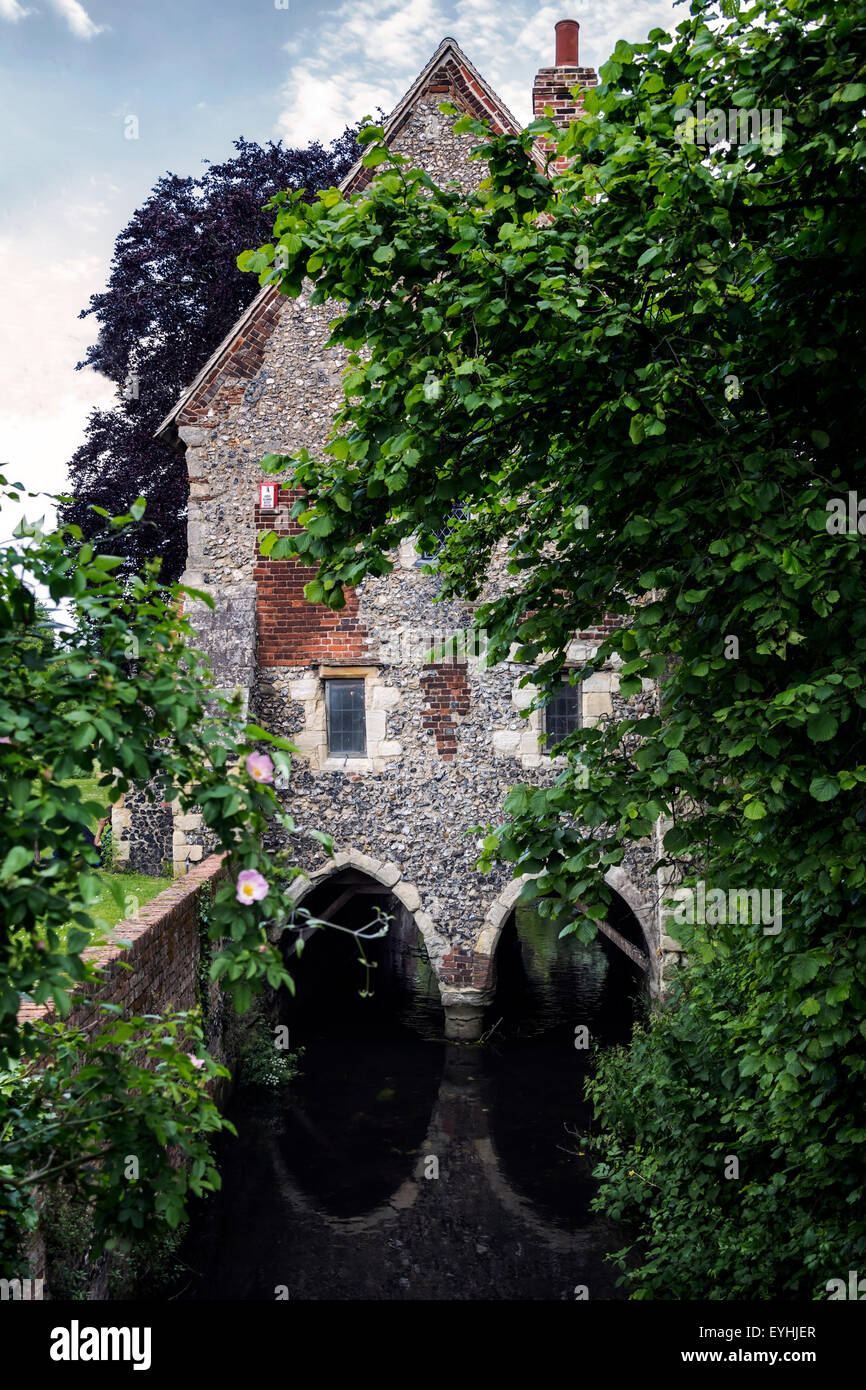 Water mill and mill house mill house hi-res stock photography and ...