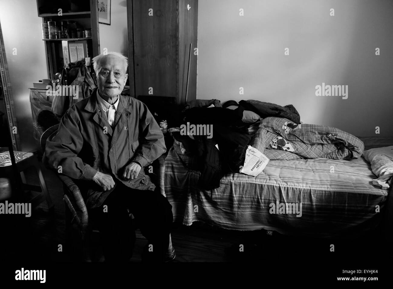 Expedition 10 commander Black and White Stock Photos & Images - Alamy