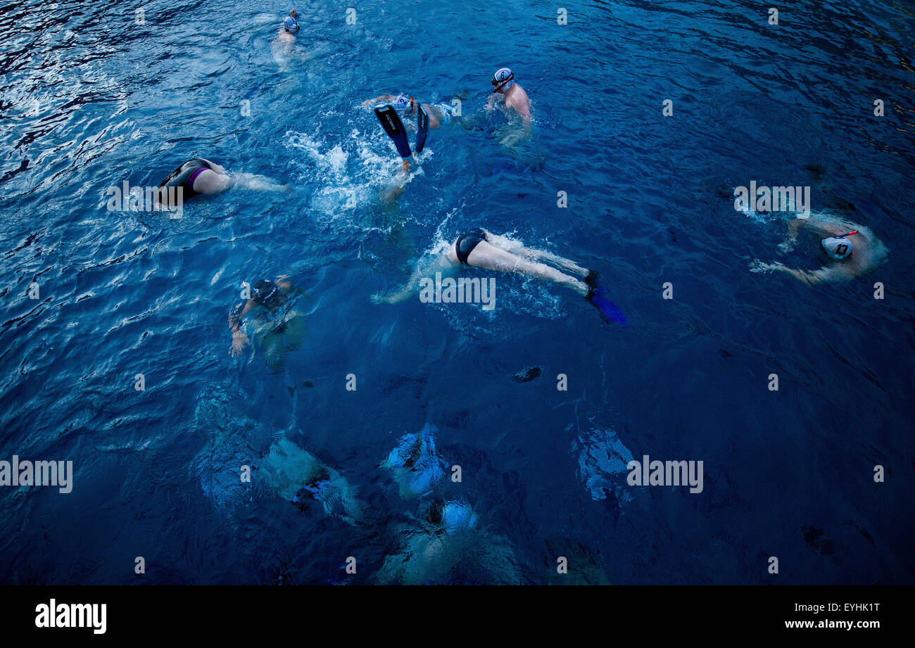 Underwater rugby, ball hi-res stock photography and images - Alamy