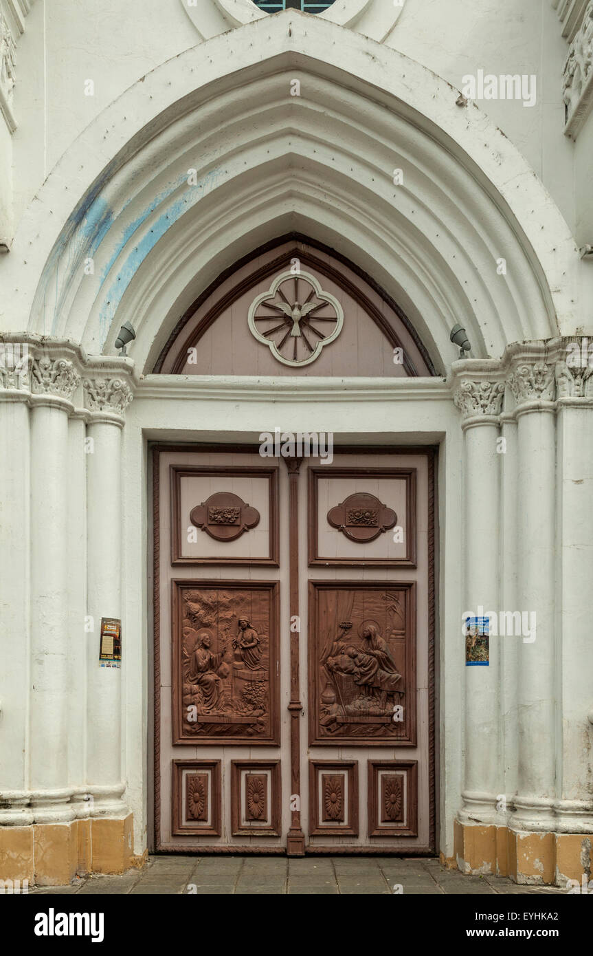 Doors of Inglesia de San Sebastian, Cuenca, Ecuador Stock Photo - Alamy