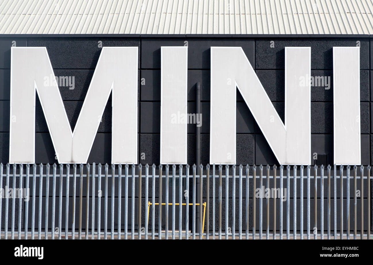 Mini car plant factory sign swindon hi-res stock photography and images ...