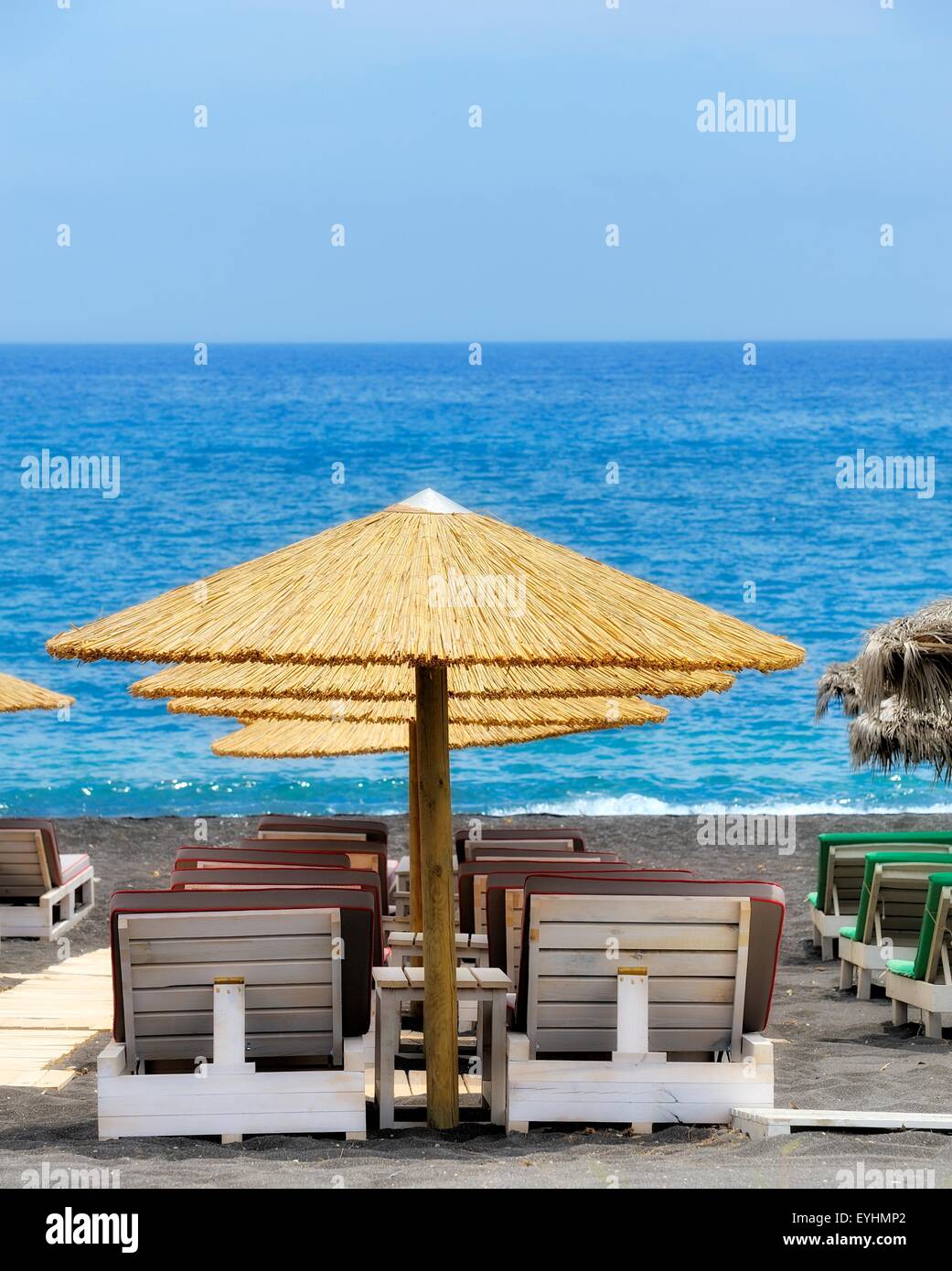 Straw parasols hi-res stock photography and images - Alamy