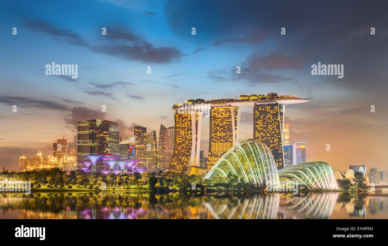 Singapore Skyline and view of skyscrapers on Marina Bay Stock Photo - Alamy
