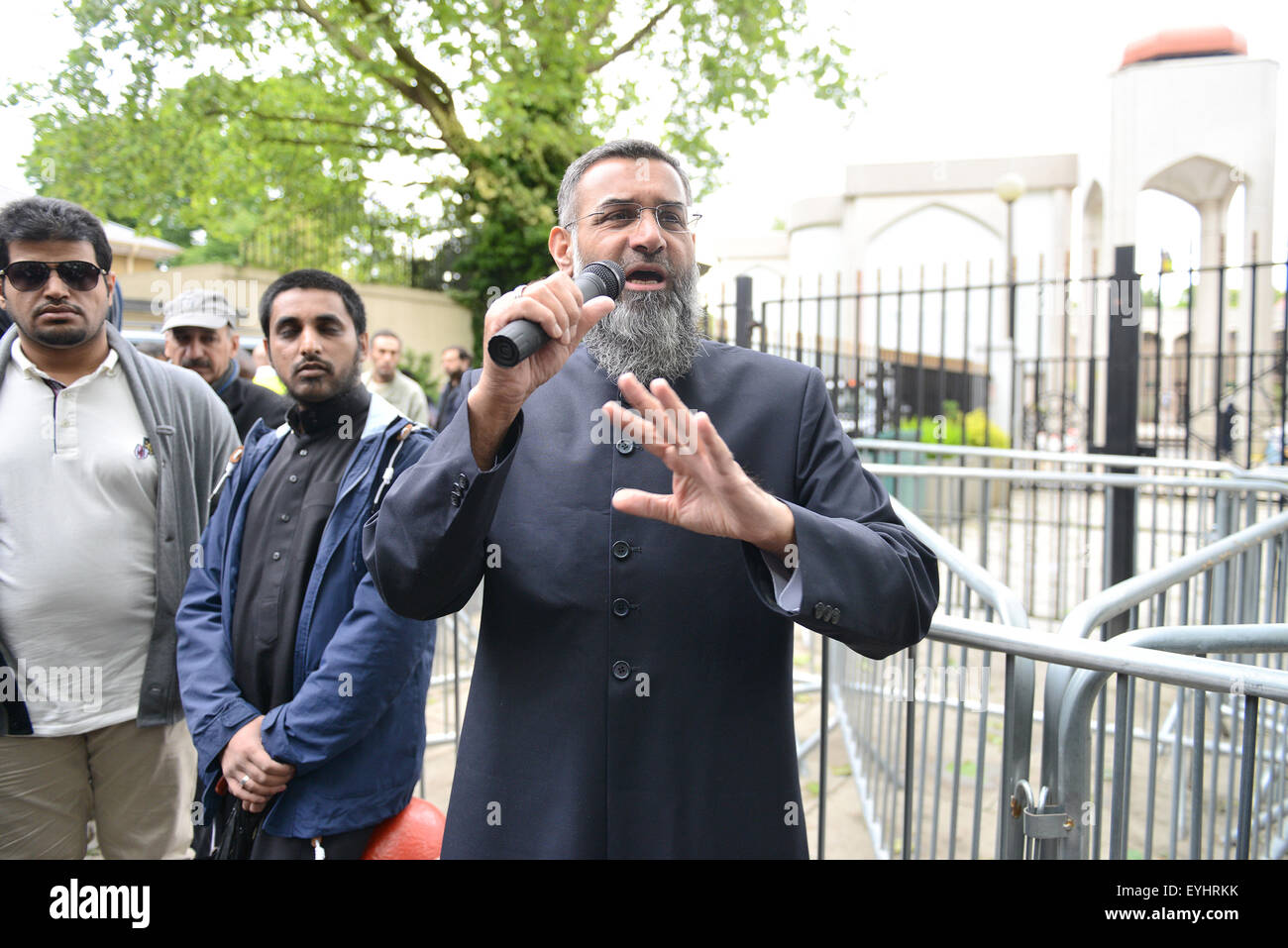 Radical preachers Anjem Choudary and Abu Izzadeen address a crowd gathered at Regents Park ...