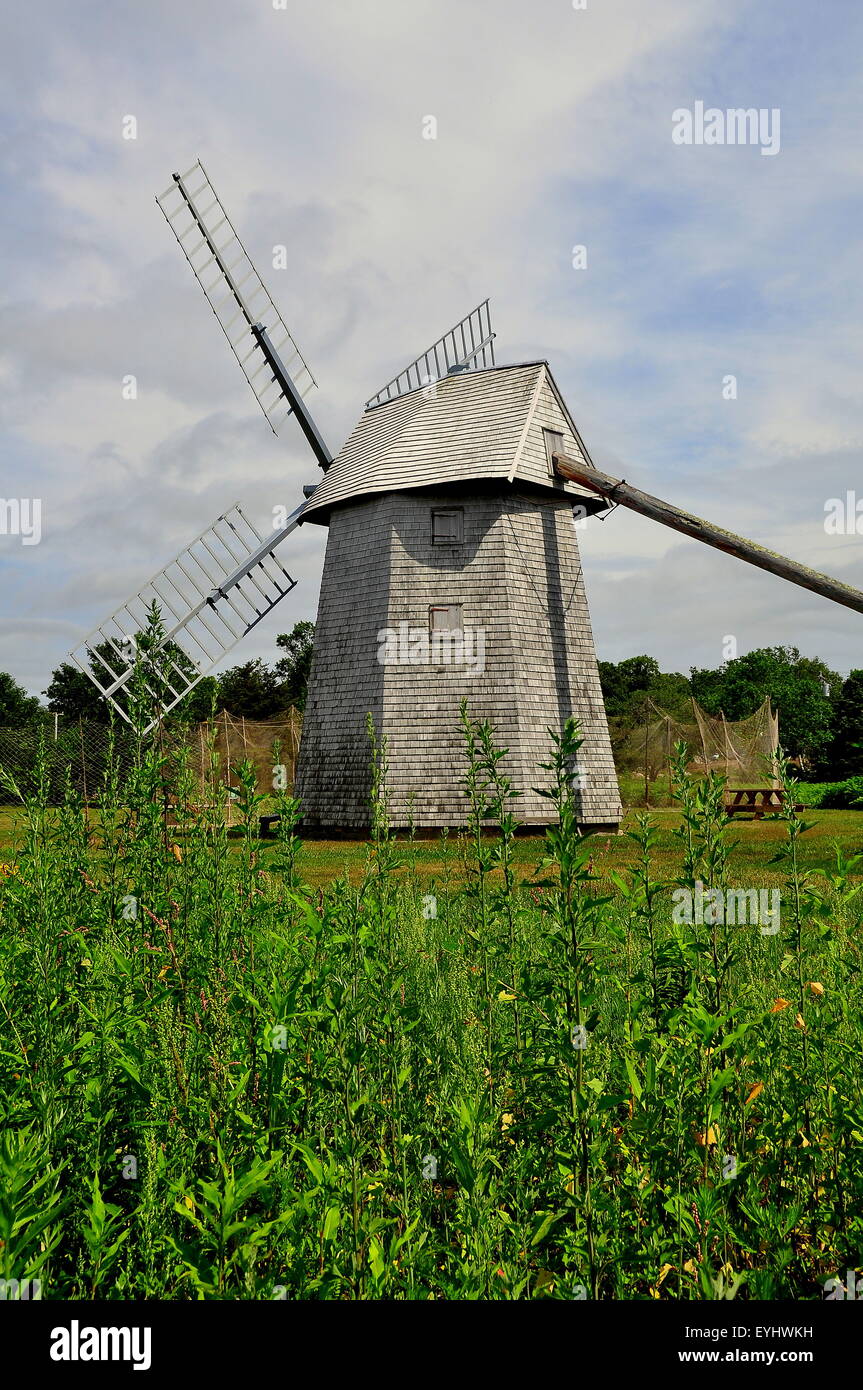 Brewster, Massachusetts: 18th century smock windmill at the Higgins ...