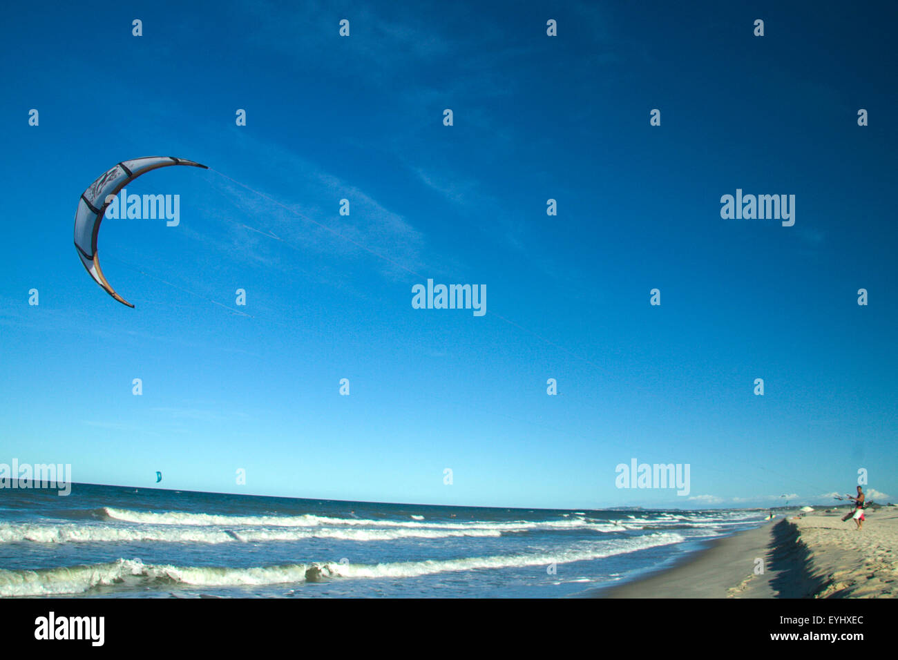 Kite surfing in Beach Park, Fortaleza, Ceará, Brazil Stock Photo - Alamy