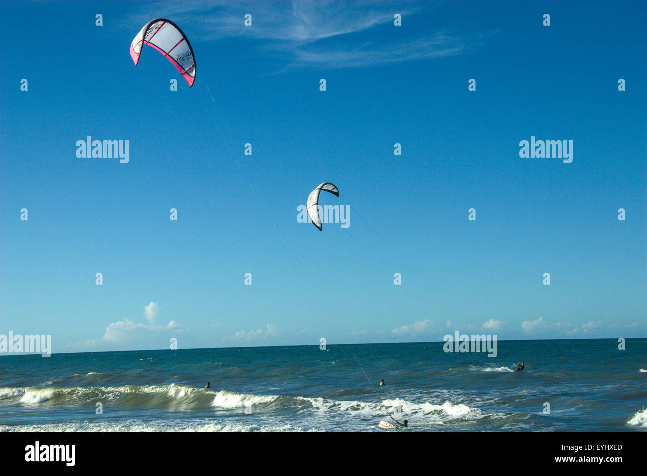 Kite surfing in Beach Park, Fortaleza, Ceará, Brazil Stock Photo - Alamy