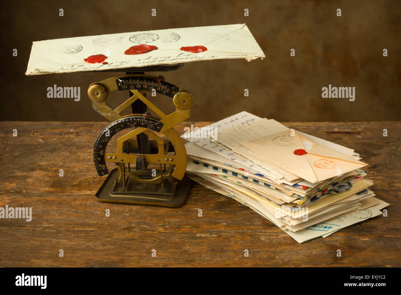 Letter scale hi-res stock photography and images - Alamy