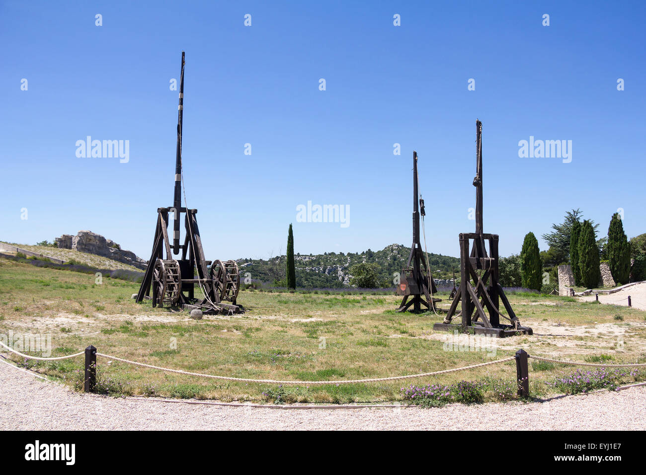 Trebuchet medieval hi-res stock photography and images - Alamy