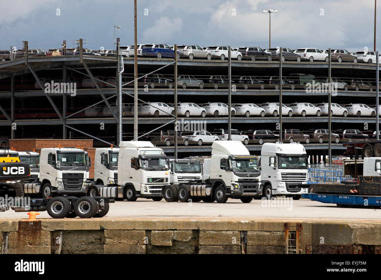 Export trucks hi-res stock photography and images - Alamy