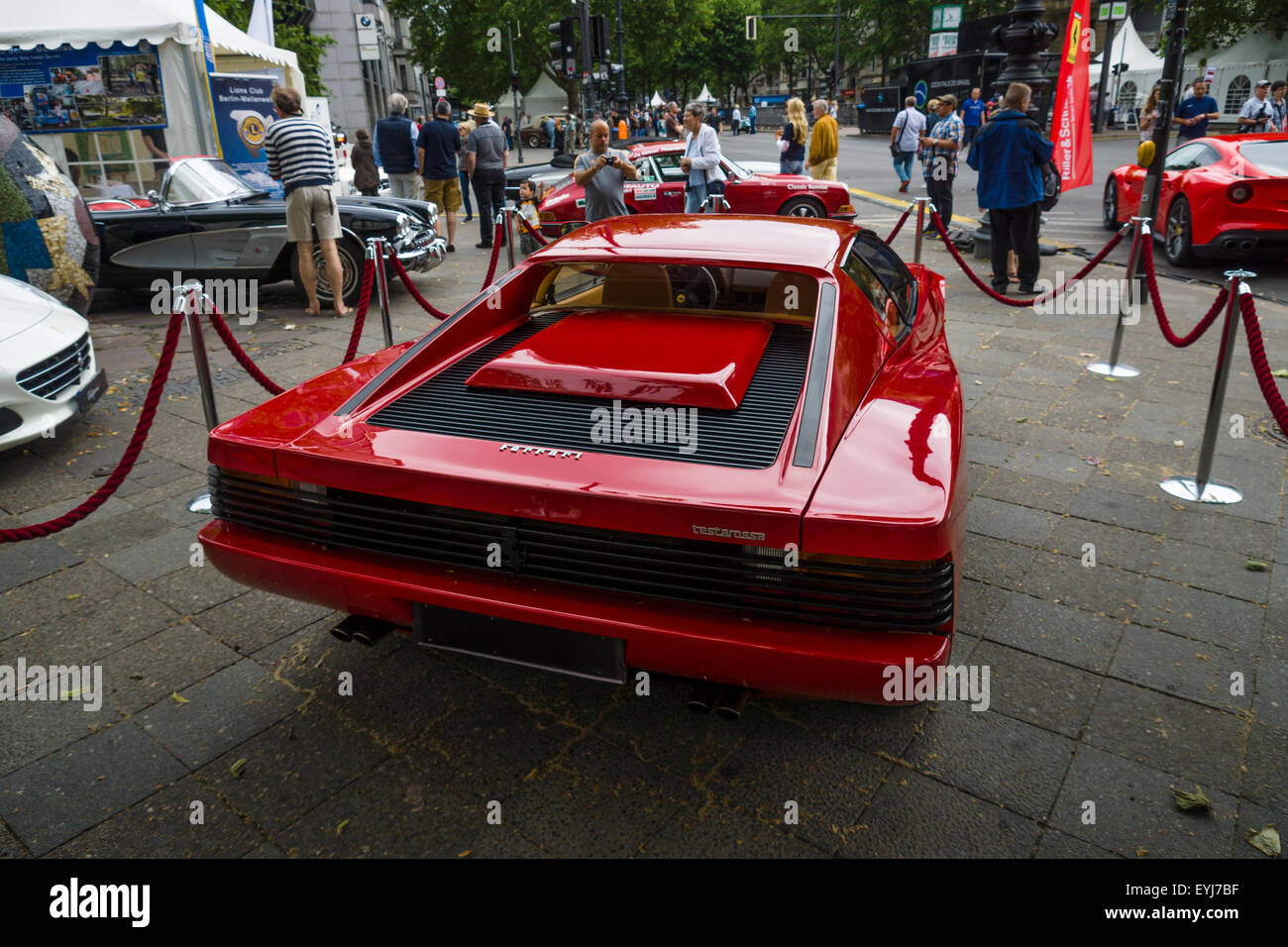 Classic ferrari testarossa hi-res stock photography and images - Alamy