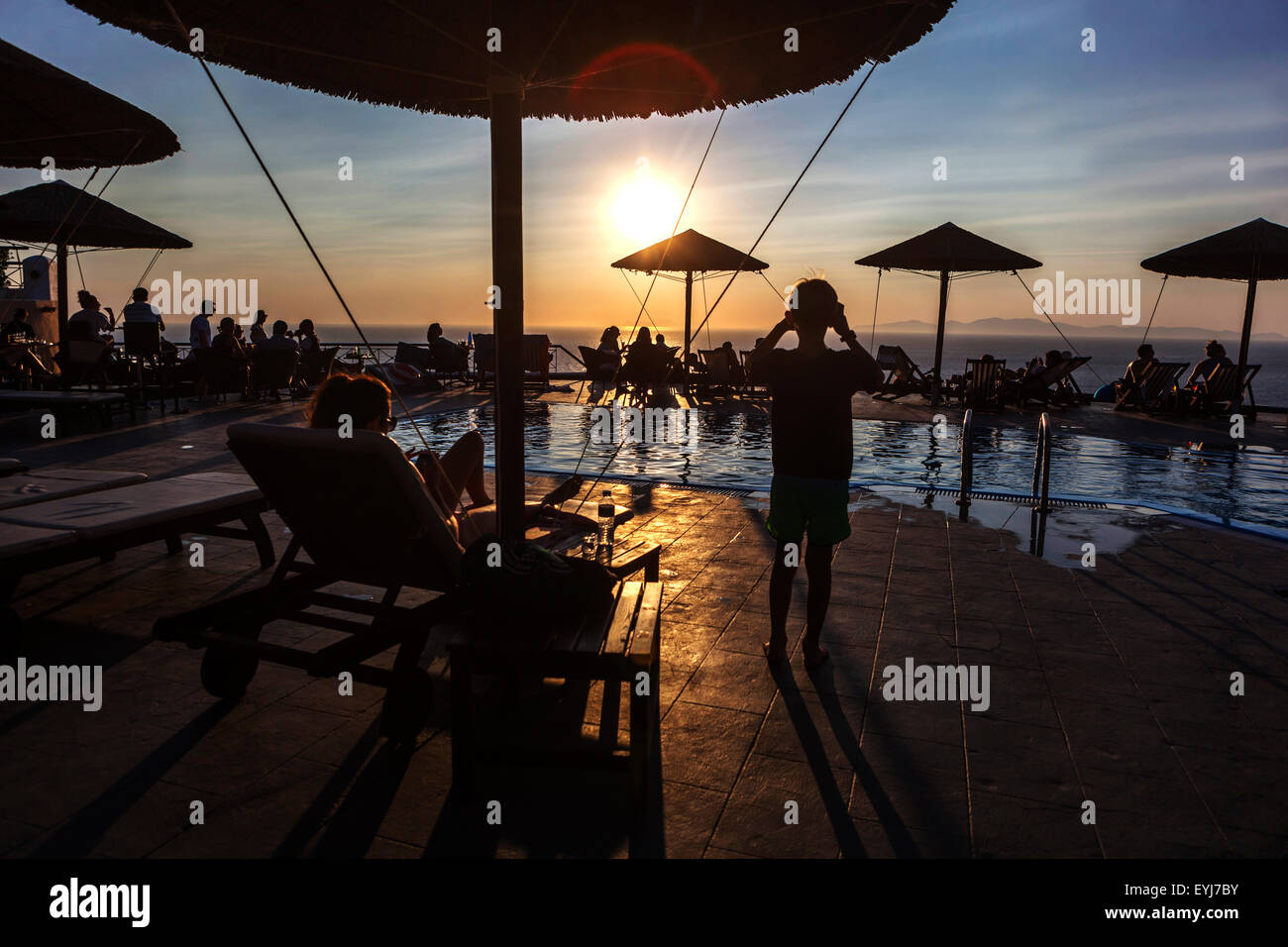 Santorini sunset greece hi-res stock photography and images - Alamy