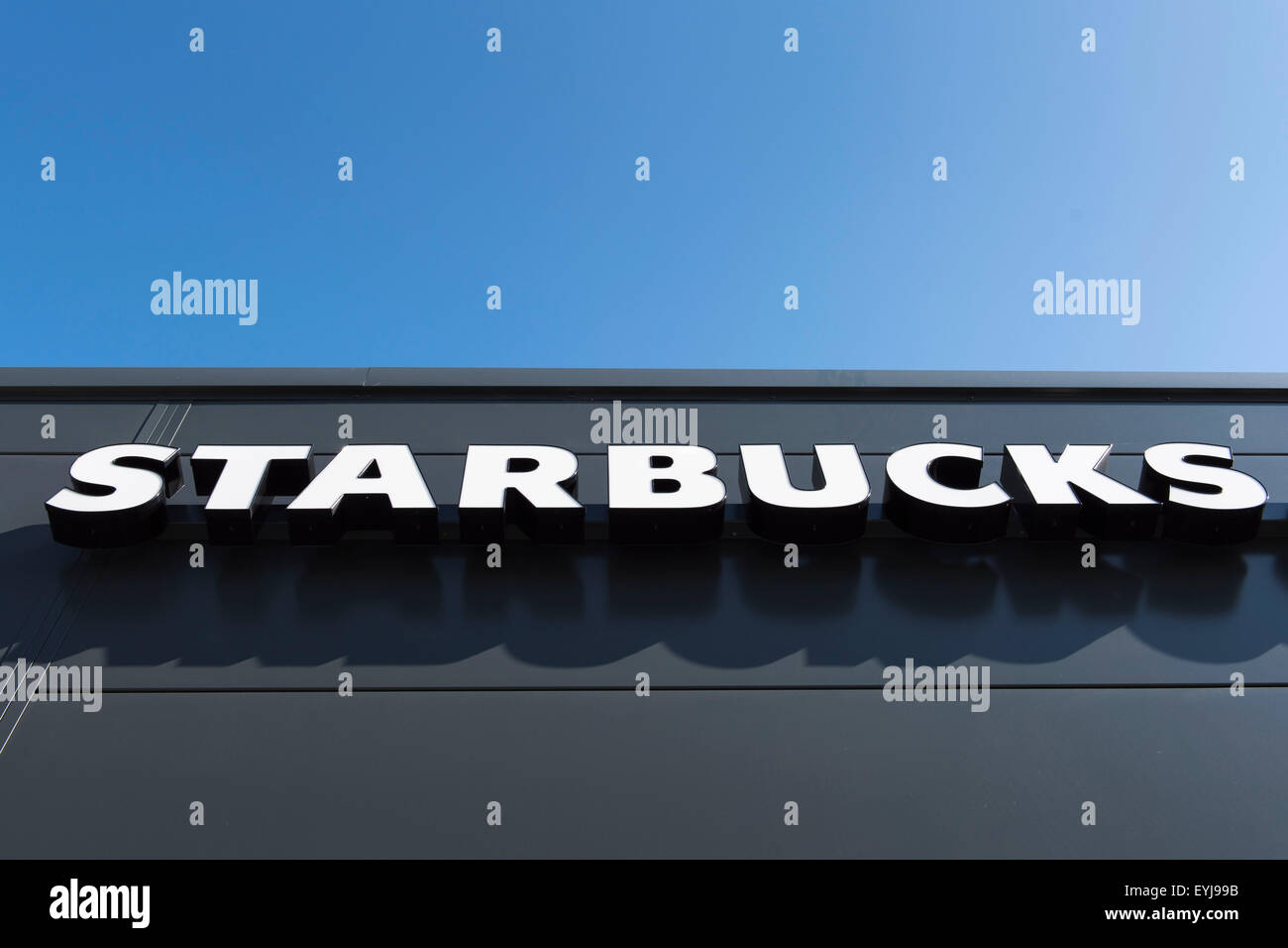 Starbucks coffee sign logo hi-res stock photography and images - Alamy