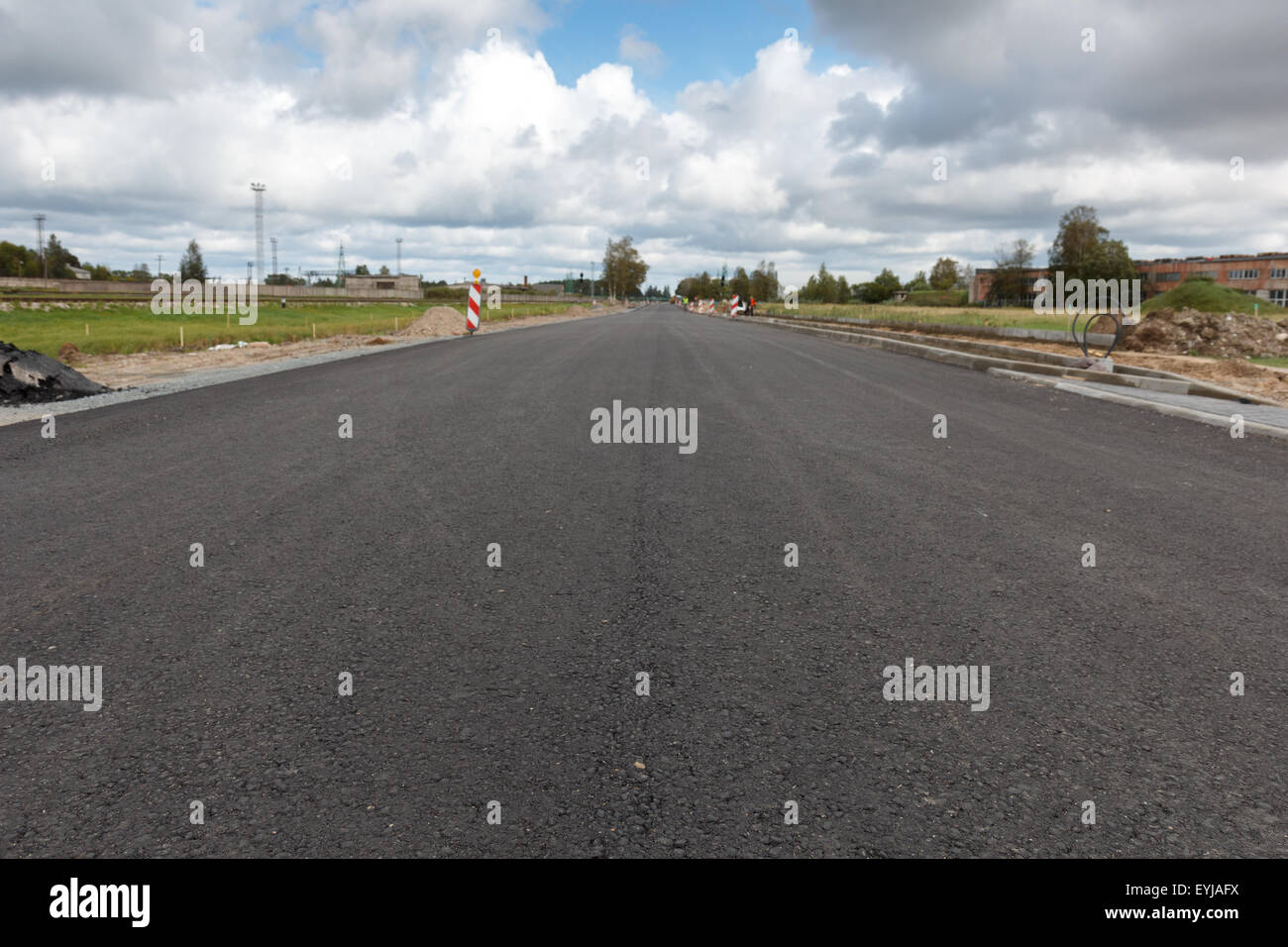 Empty drive hi-res stock photography and images - Alamy