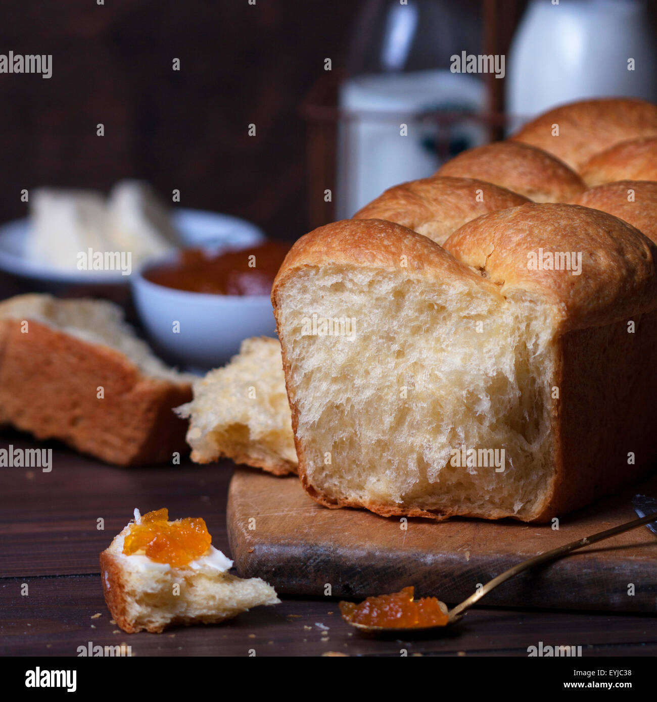 Close up of a traditional French brioche Stock Photo - Alamy