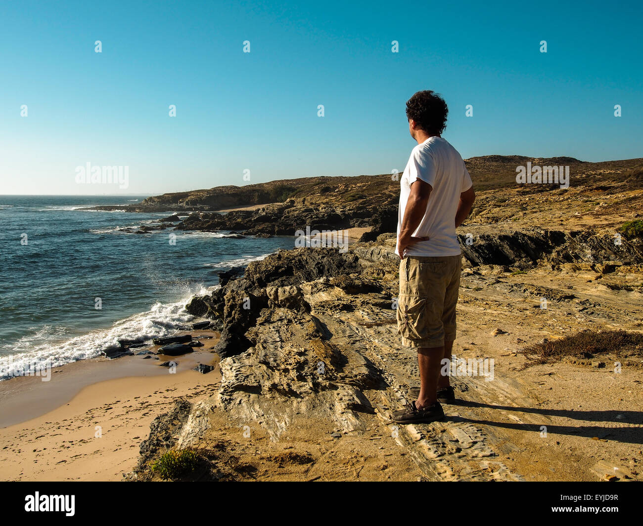 Man looking ocean hi-res stock photography and images - Alamy