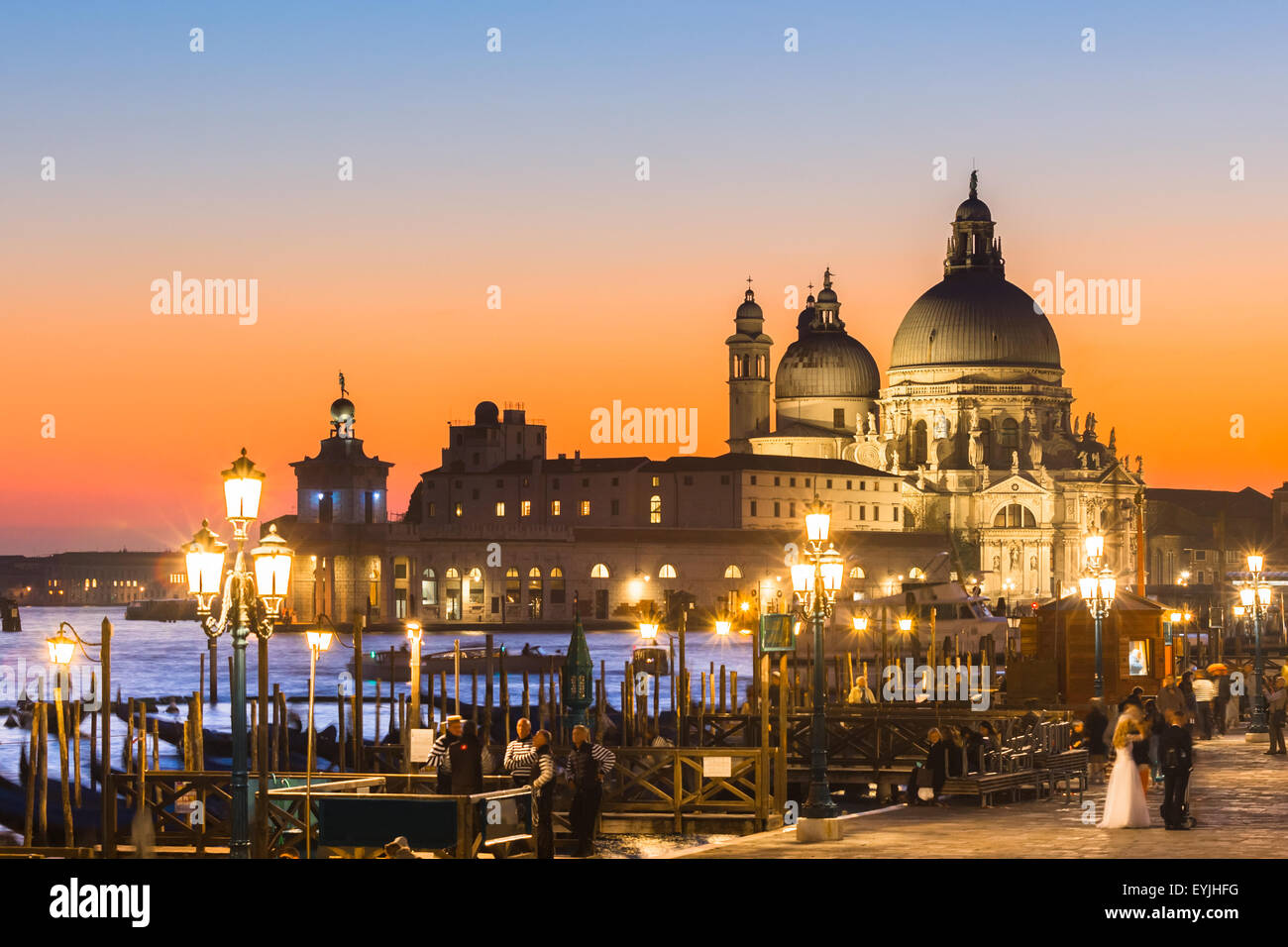 Venice silhouette gondolier santa maria hi-res stock photography and ...