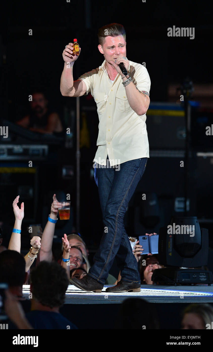 Frankie Ballard performing live at Cruzan Amphitheatre Featuring ...