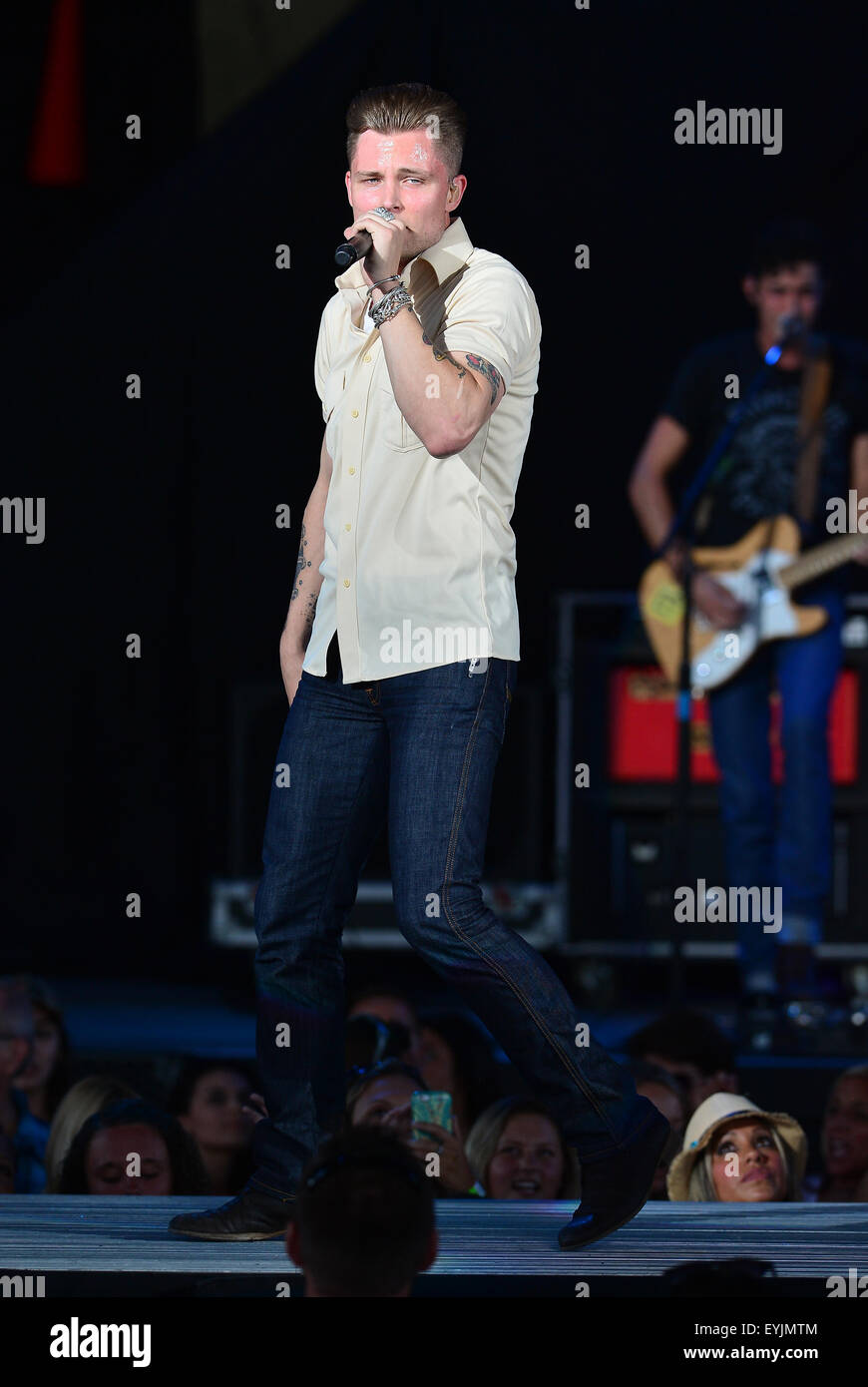 Frankie Ballard performing live at Cruzan Amphitheatre Featuring ...