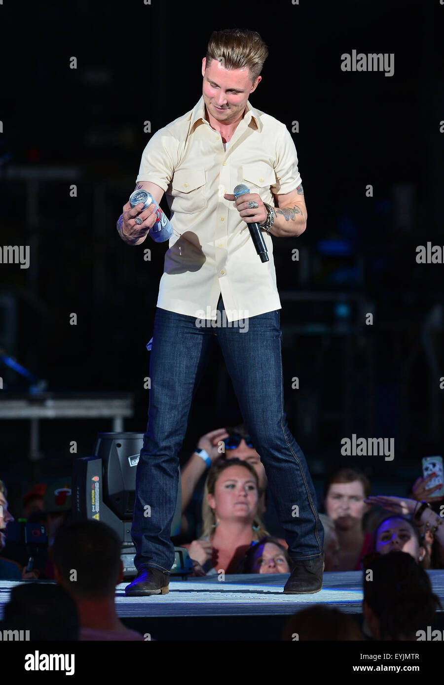 Frankie Ballard performing live at Cruzan Amphitheatre Featuring ...