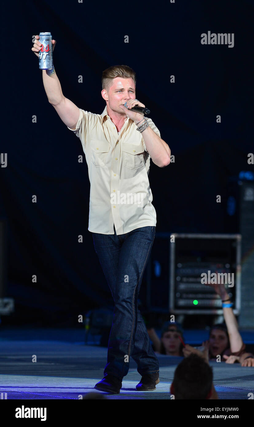 Frankie Ballard performing live at Cruzan Amphitheatre Featuring ...