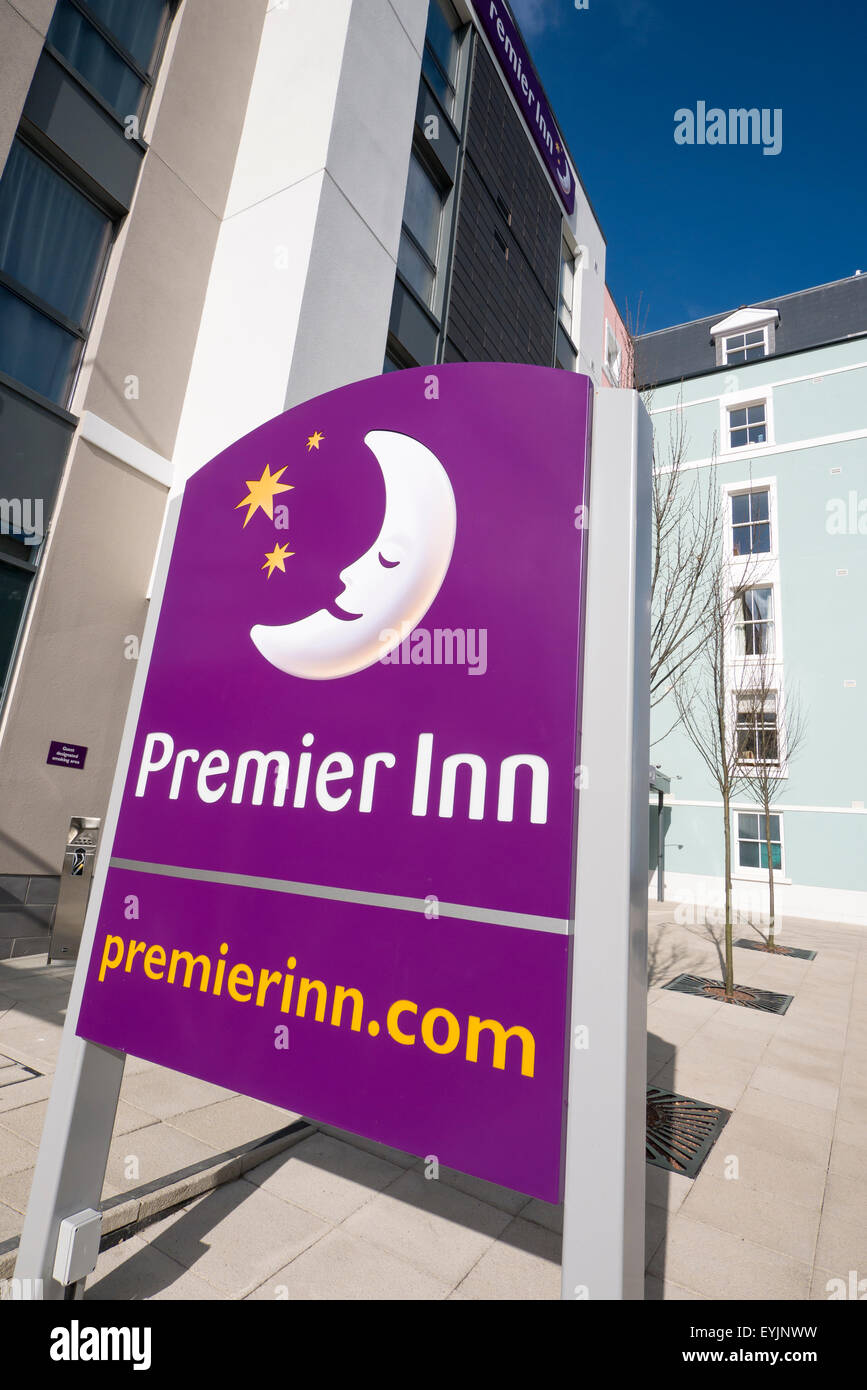 Premier Inn Hotel Chain Stock Photo - Alamy