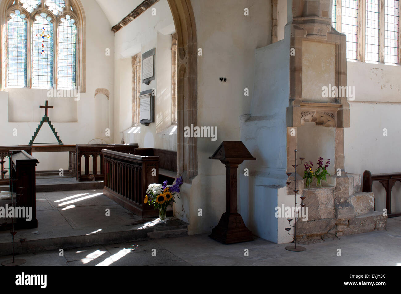 Church end hi-res stock photography and images - Alamy