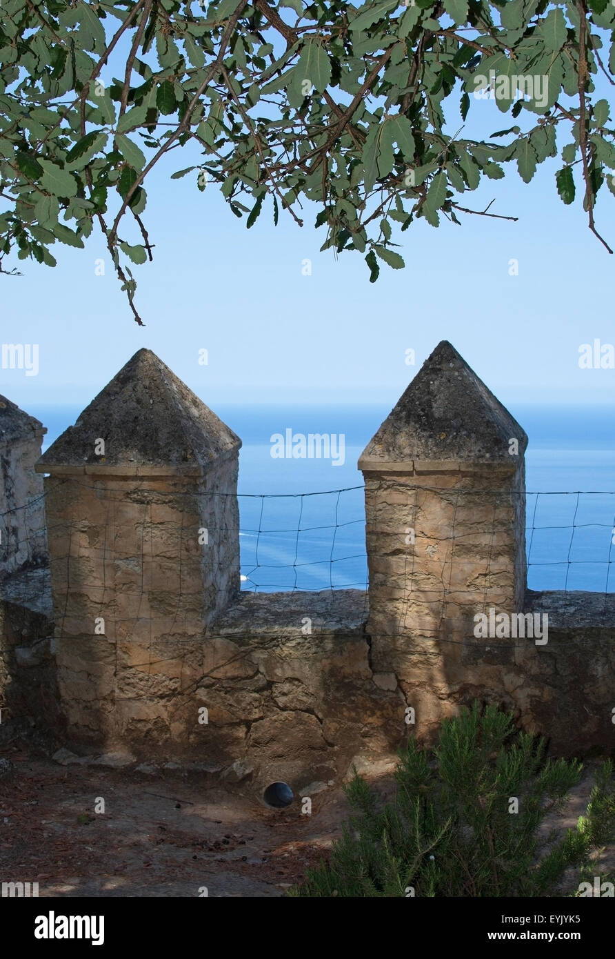 Details of medieval Arabic garden stone fence Stock Photo - Alamy