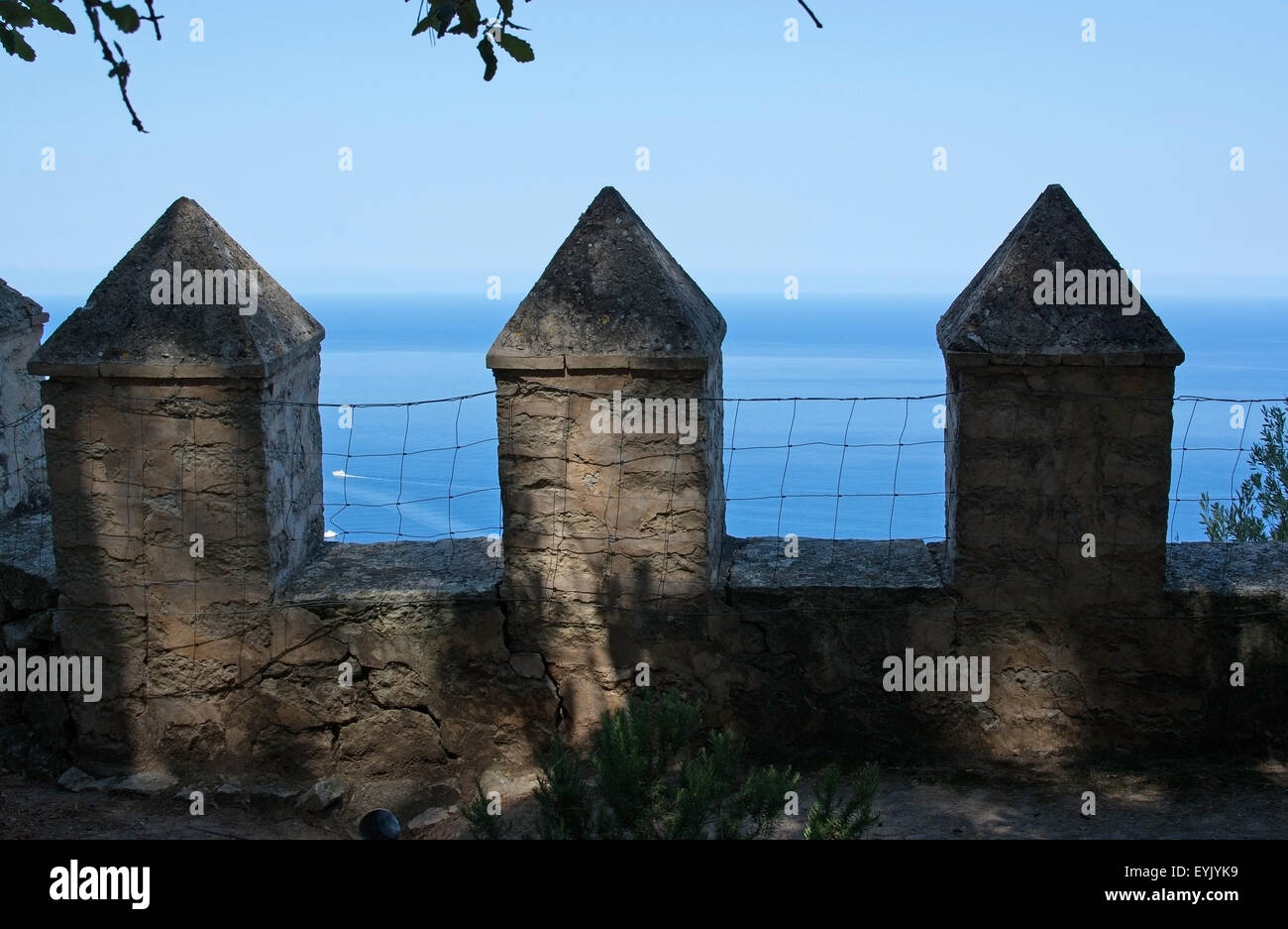 Details of medieval Arabic garden stone fence Stock Photo - Alamy