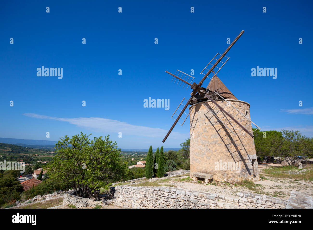 Old stone windmill in Saint Saturnin les Apt, Provence, France Stock ...