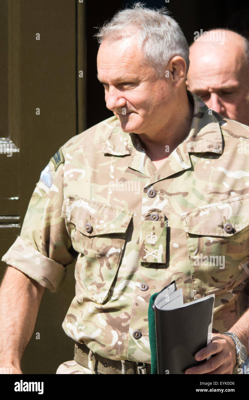 Senior military officer hi-res stock photography and images - Alamy